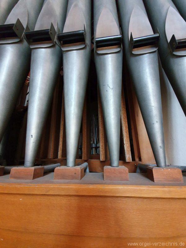 Freiburg im Breisgau Stühlinger Herz-Jesu Orgelgehäuse (7) – Orgel Verzeichnis – Orgelarchiv Schmidt